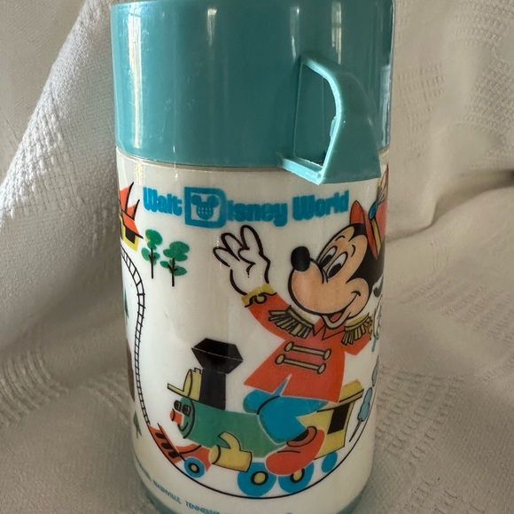 Thermos | Dining | Vintage Aladdin Walt Disney World Mickey Mouse Train ...